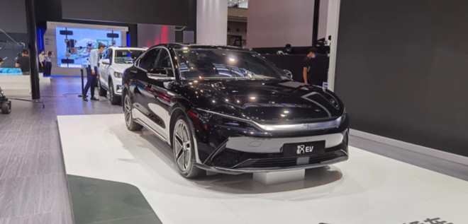 比亚迪汉EV搭载刀片电池，预售24万起、3.9秒破百、最高续航605km_凤凰网汽车_凤凰网