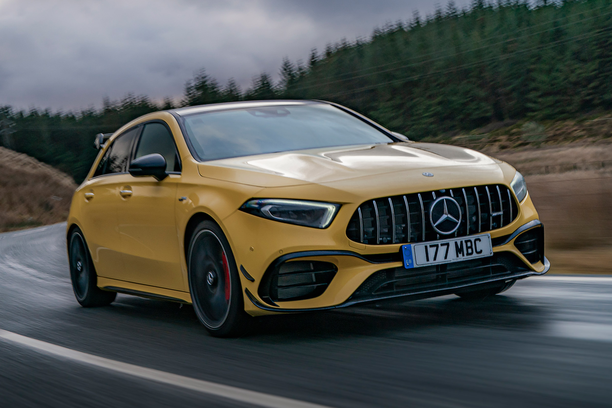 3.9秒破百的最强2.0T！赏析2020款奔驰AMG A45 S 4MATIC__凤凰网