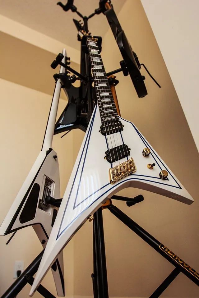 澳大利亚吉他 Ormsby Guitars 老板 Perry Ormsby 的音乐冒险__凤凰网