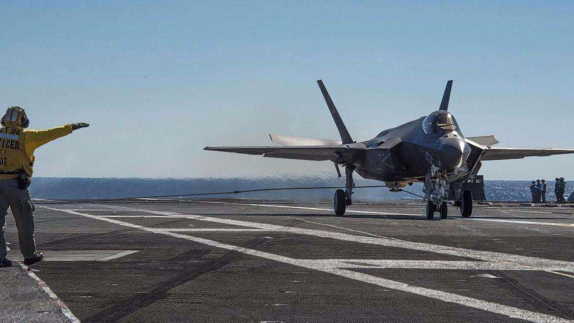 该来的躲不过，美国海军瞄准歼15正式出手，大批F35C即将奔赴亚洲_凤凰网