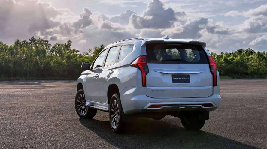 平行进口三菱中东版帕杰罗·劲畅亮相_汽车江湖