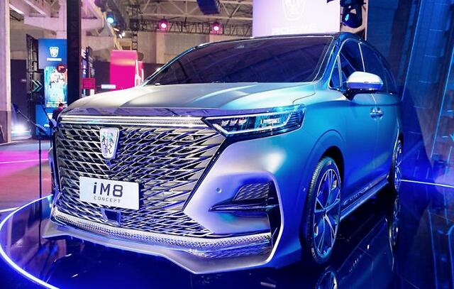 对标别克GL8，荣威高端MPV—iM8抢先看_凤凰网汽车_凤凰网