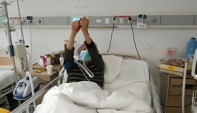落日余晖下的老爷爷可以下床啦_凤凰网视频_凤凰网