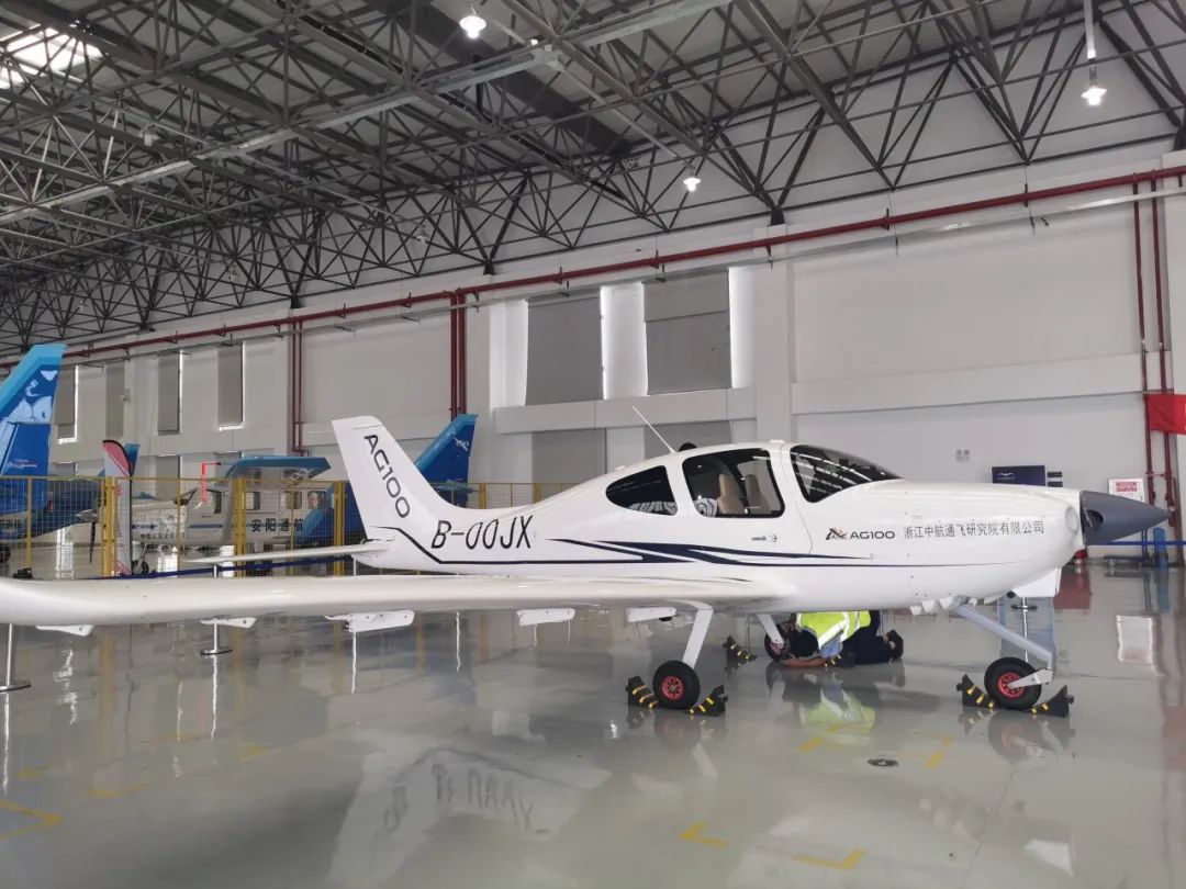 390秒AG100大片来袭！新一代AG100成功首飞并获首批订单__凤凰网