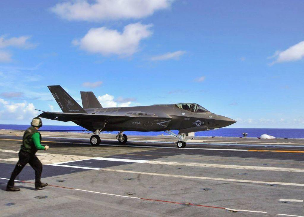 该来的躲不过，美国海军瞄准歼15正式出手，大批F35C即将奔赴亚洲_凤凰网