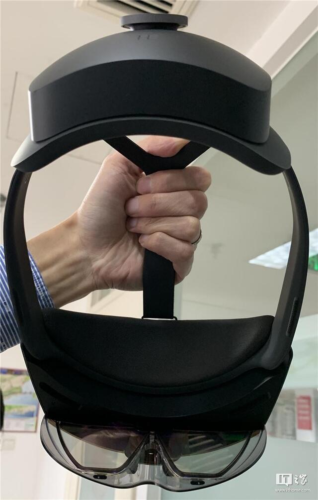 微软 Hololens 2 开箱体验：次世代交互初探，触手可及__凤凰网