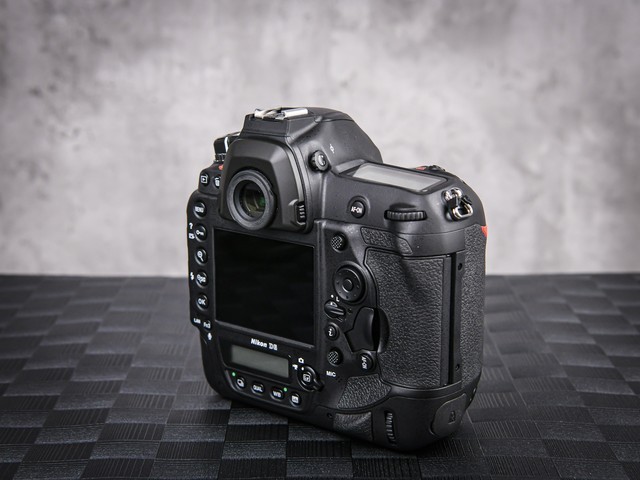 对焦大幅升级 新一代旗舰级体育机尼康D6评测_凤凰网