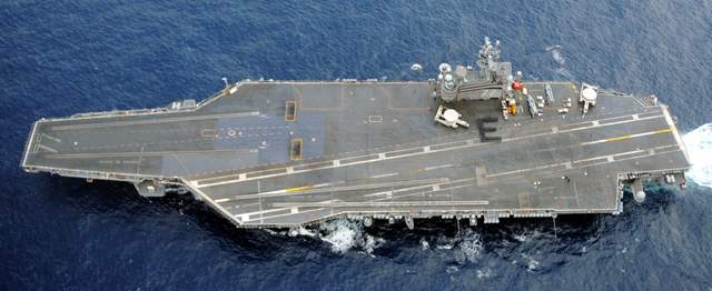 图鉴：“尼米兹”级航空母舰“布什”号基本参数与外观__凤凰网