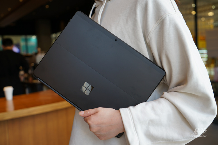 Surface Pro X 适合你用吗？我替大家体验了一下__凤凰网