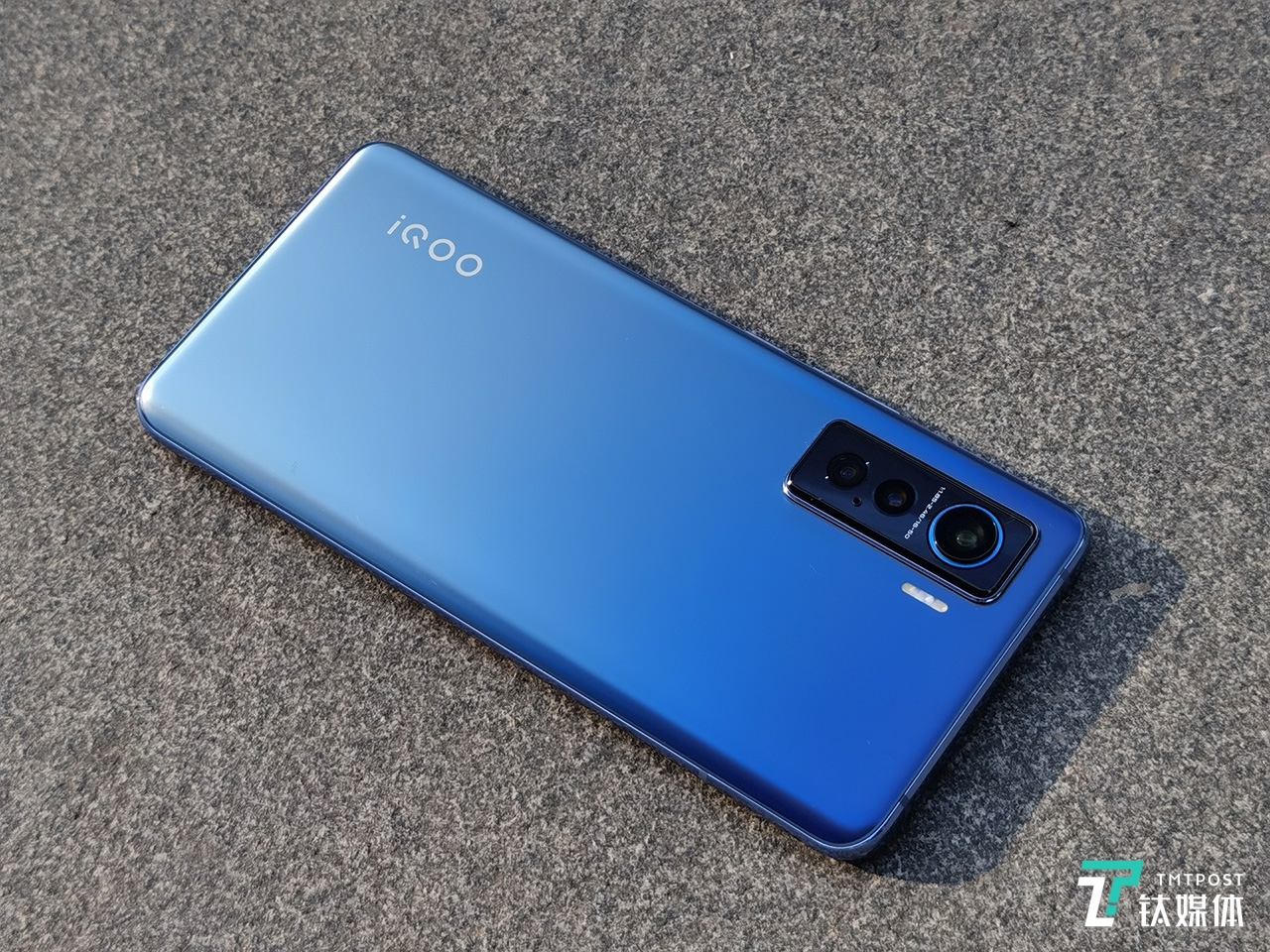 能打又能拍的性能小钢炮，iQOO5 评测 | 钛极客_凤凰网