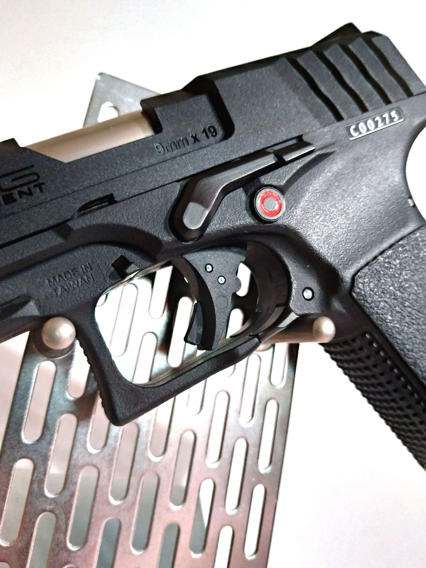 台湾玩具商出品仿GLock自创型airsoft__凤凰网