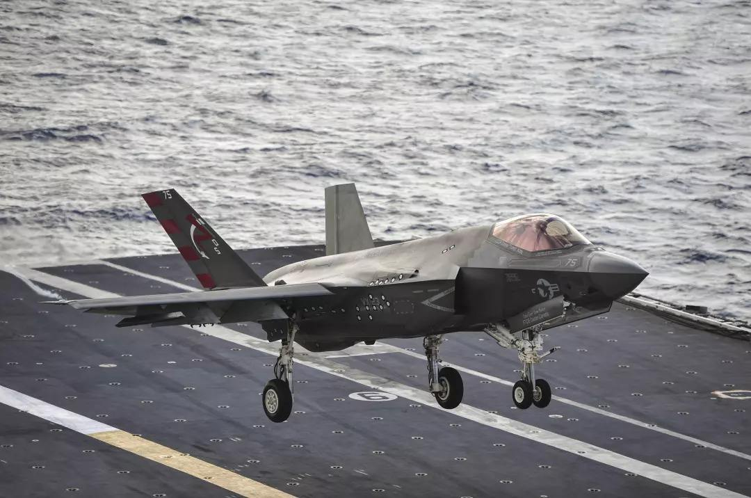 该来的躲不过，美国海军瞄准歼15正式出手，大批F35C即将奔赴亚洲_凤凰网