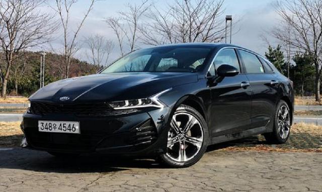 起亚K5迎换代，日行灯是神来之笔，1.5T+大溜背，还买雅阁吗？_凤凰网汽车_凤凰网