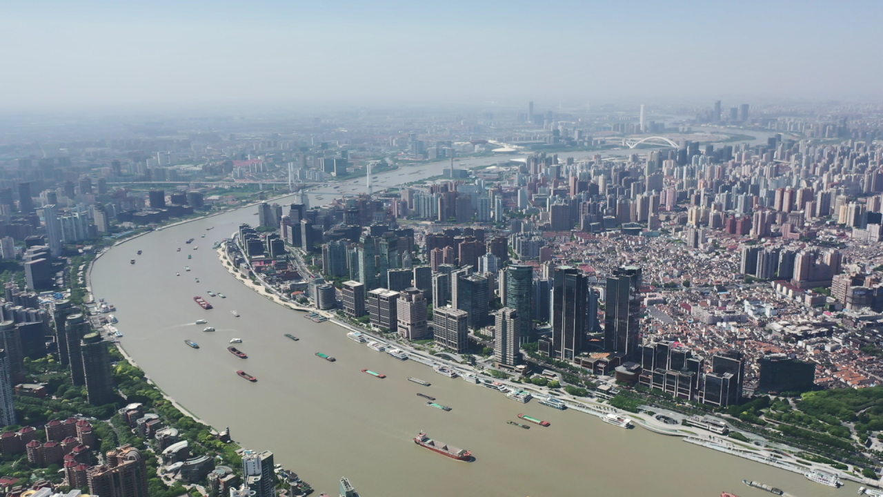 航拍下的陆家嘴，鸟瞰陆家嘴全貌，金融中心、东方明珠都在这里__凤凰网