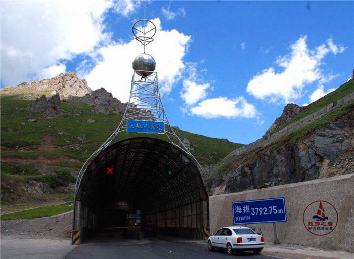 走进青海达坂山，看九曲十八弯的山路，还有“鬼门关”之称的隧道__凤凰网