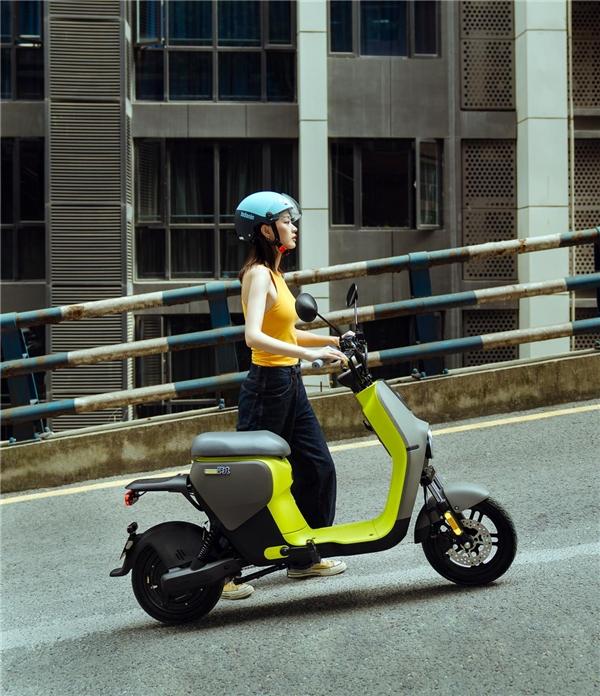 超高性价比智能国标车来了！九号电动B30C开售，无钥匙启动太方便了_凤凰网财经_凤凰网