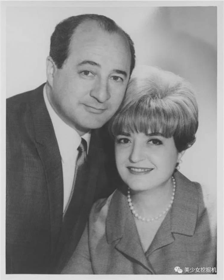 lisa模仿她被全网夸，靠日抛脸出圈的网红照着她换头被骂到退网！_凤凰网