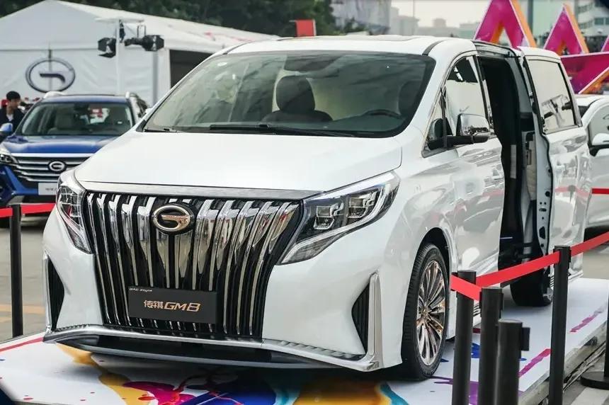 “国产埃尔法”？广汽传祺GM8这波操作厉害了_凤凰网汽车_凤凰网