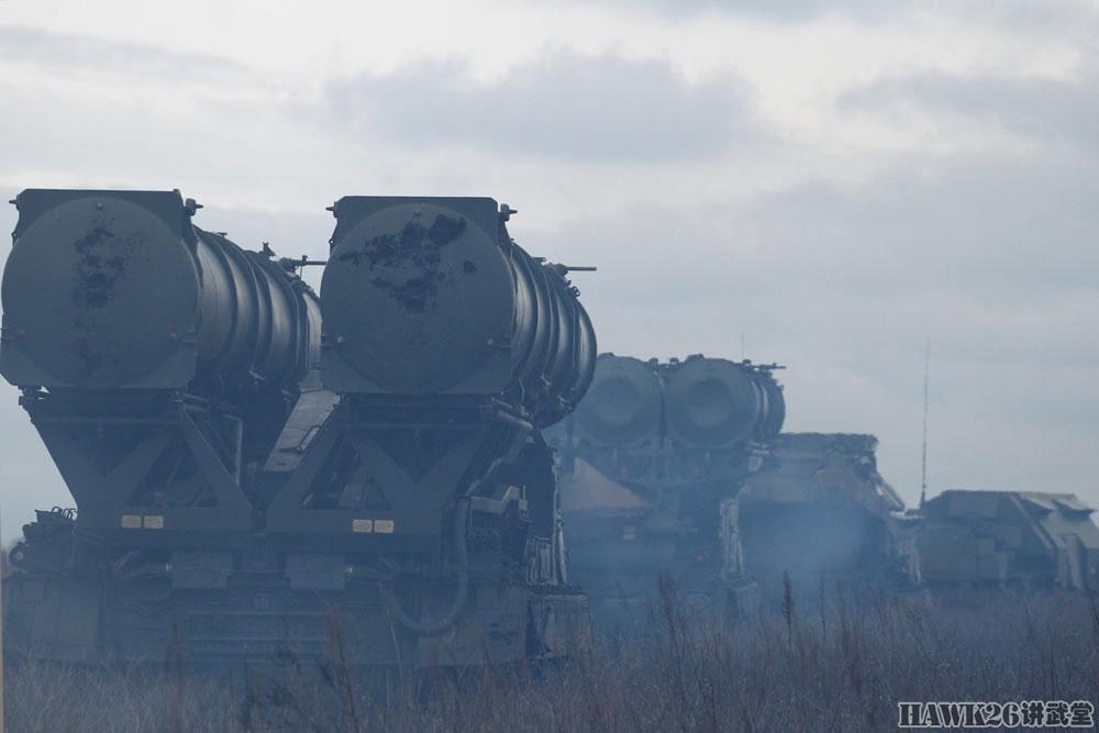俄罗斯演练S-400V防空导弹 神秘指挥车内部曝光_凤凰网军事_凤凰网