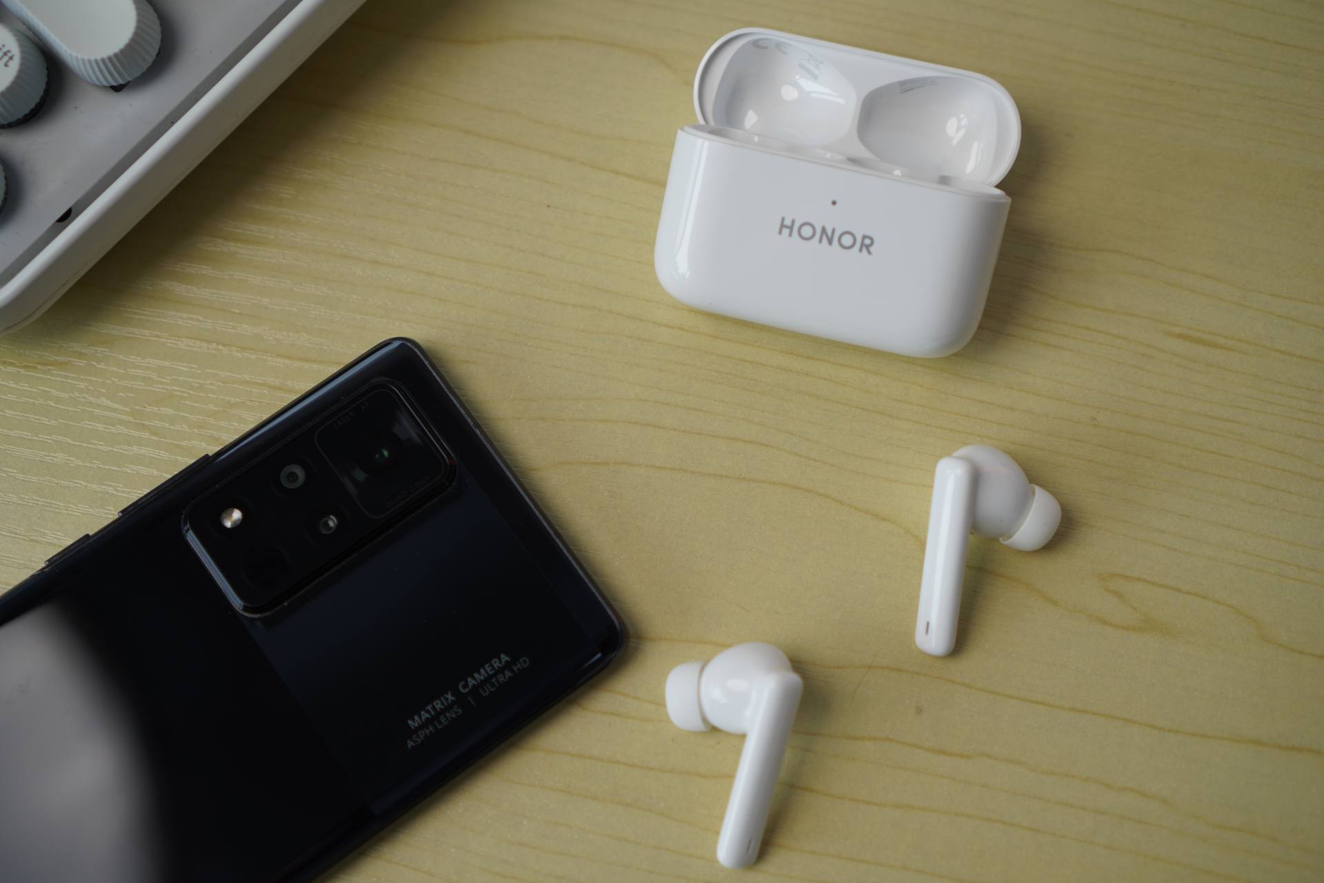 五百元内降噪耳机怎么选？试试荣耀Earbuds 2SE __凤凰网