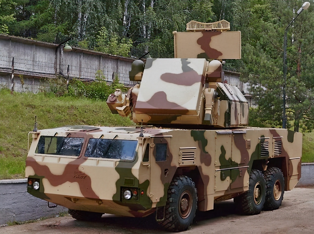 “青出于蓝胜于蓝”，中国红旗17A防空导弹亮相，超过俄罗斯原版_凤凰网