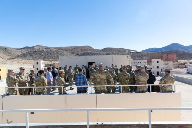 美军训练城市作战，美媒炒作：为与解放军“全面战争”做准备_凤凰网