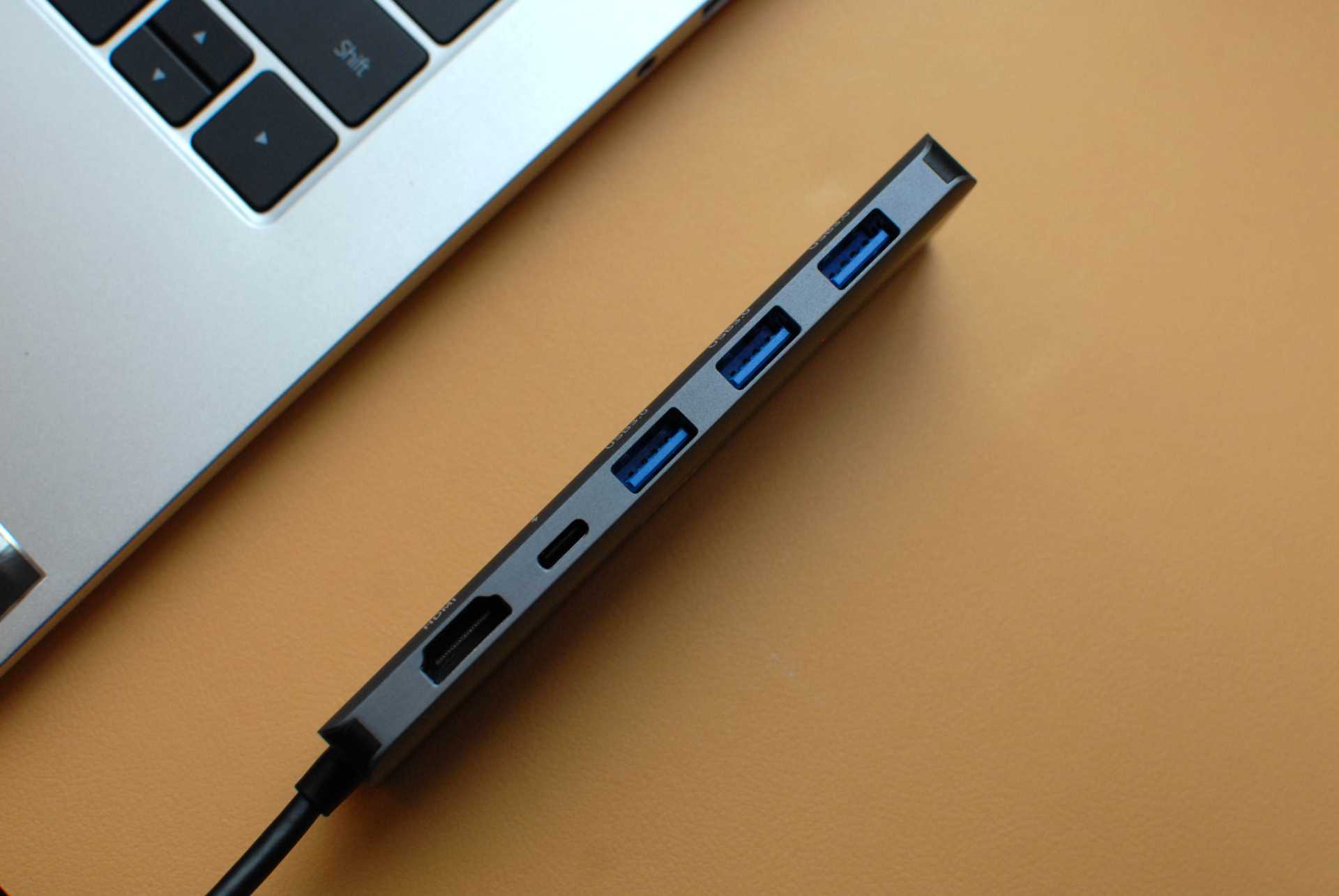 拯救轻薄本的接口利器：aigo Type-C扩展坞H5体验__凤凰网