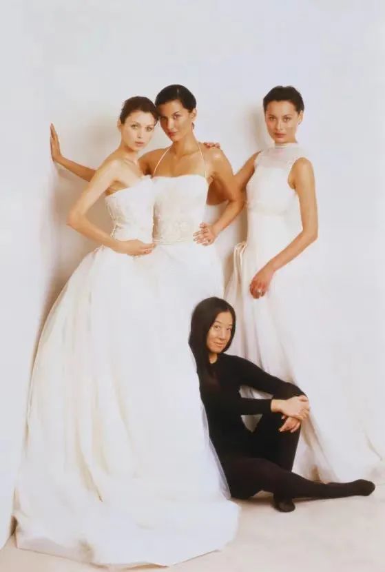 72岁百亿设计师霸屏热搜，Vera Wang的人生现实版爽文__凤凰网