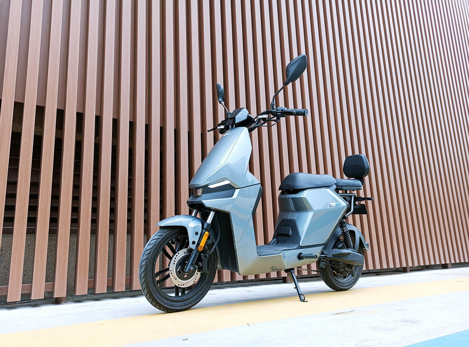 小牛电动GOVA F2堪称细节狂魔！外观、功用、安全拿捏到位__凤凰网