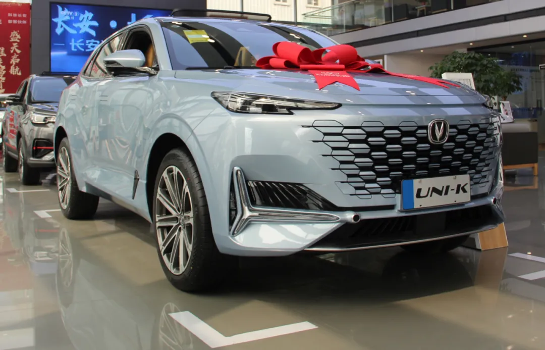 开过UNI-K，忘不掉的是车机系统，不想忘的是2.0T+8AT_凤凰网汽车_凤凰网
