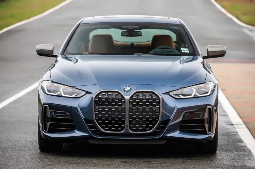 宝马全新M4雷霆版 vs 4系M440i，弯道谁更快？直线谁更快？__凤凰网