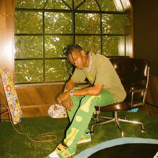 Travis Scott 的这件裤子时髦到让我放弃牛仔裤__凤凰网