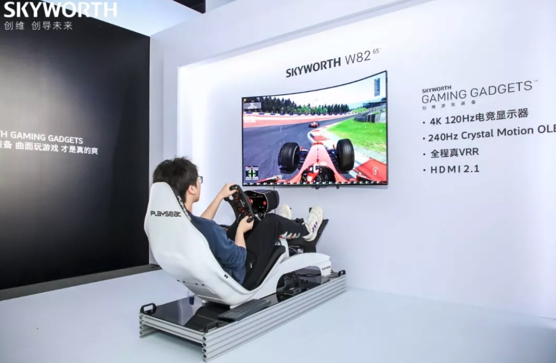 创维OLED变形电视W82全球首发：屏幕曲率最大可调1000R_凤凰网