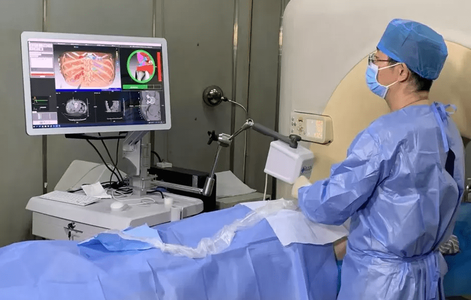 智能手术导航机器人助力“肿瘤微创介入精准治疗培训项目”启航__凤凰网