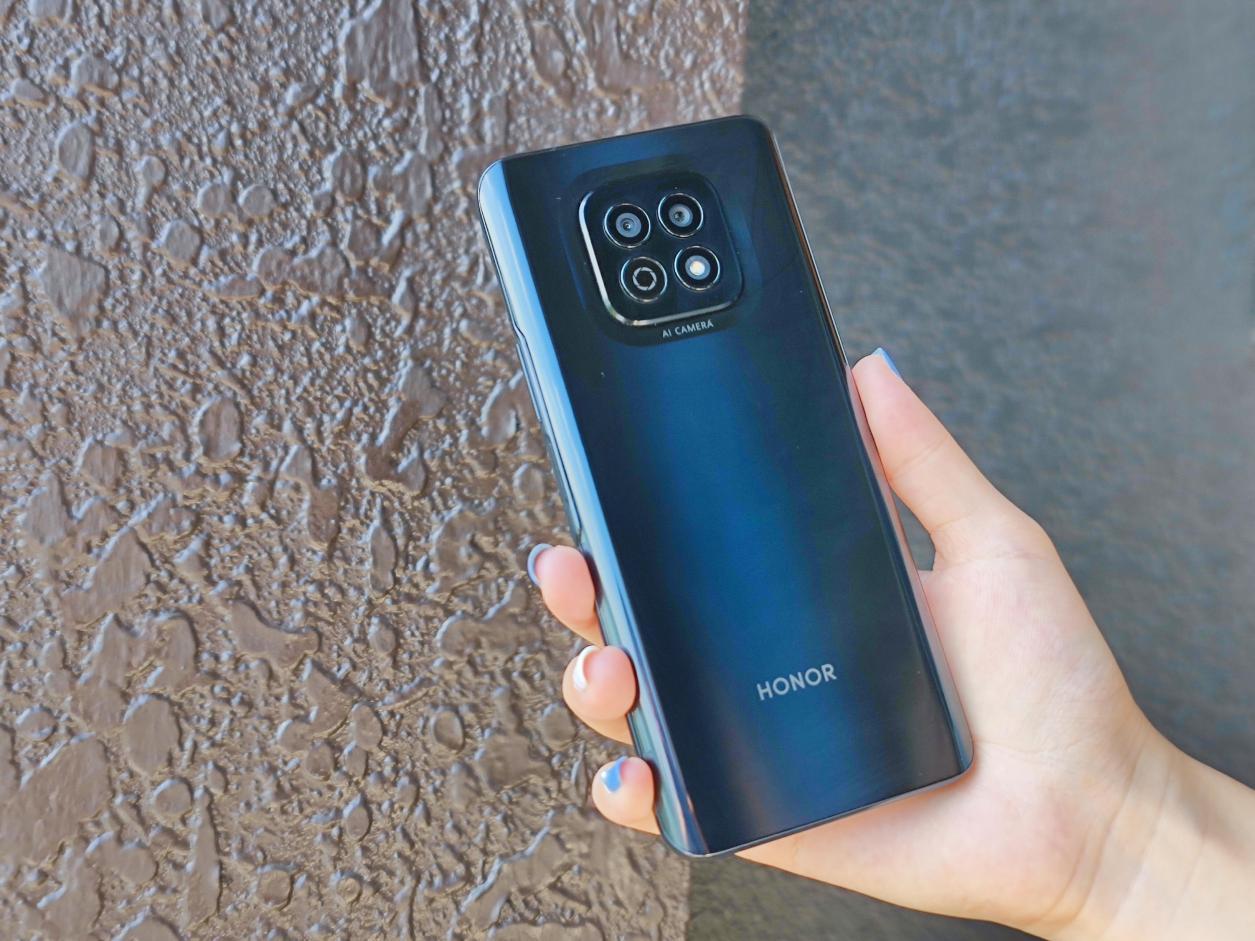 超高屏占比加66W超级快充，荣耀Play5 活力版比预期更有料__凤凰网