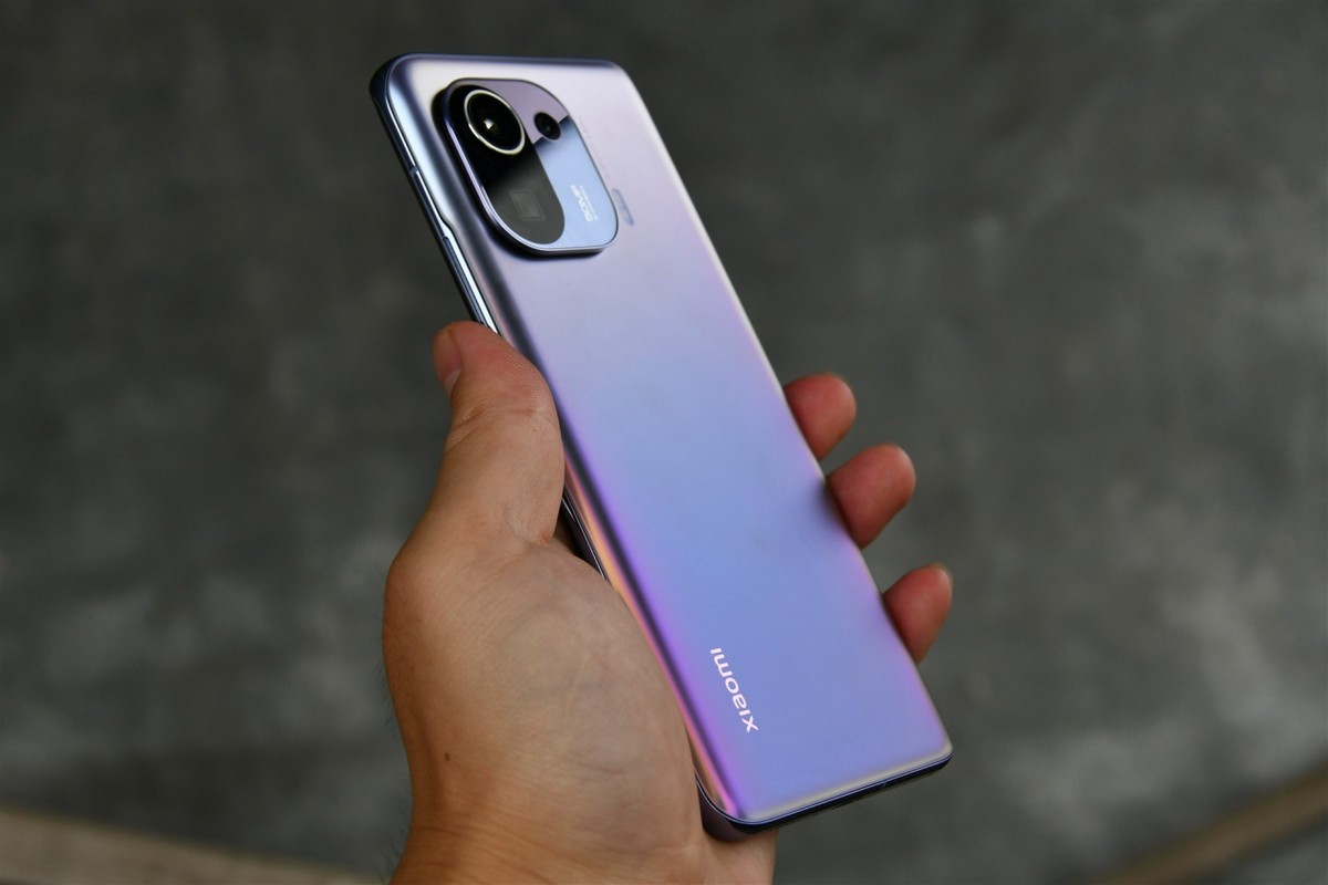 小米11Pro测评：骁龙888+2K+120Hz，对得起“安卓机皇”称号吗？__凤凰网