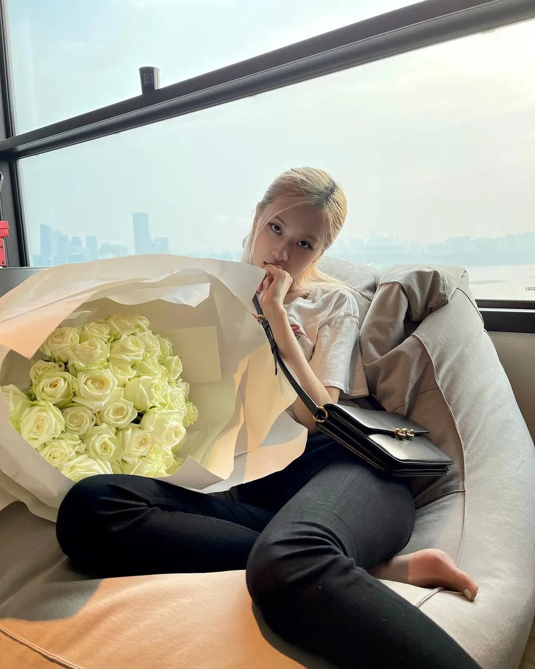 ROSE首张solo被质疑抄袭？魅惑舞台属实难顶：勇子长大了！__凤凰网