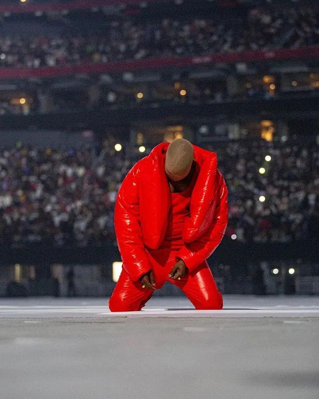 戴上“Kanye 同款面罩”听 Donda 效果更佳？我只想说别再鸽了__凤凰网