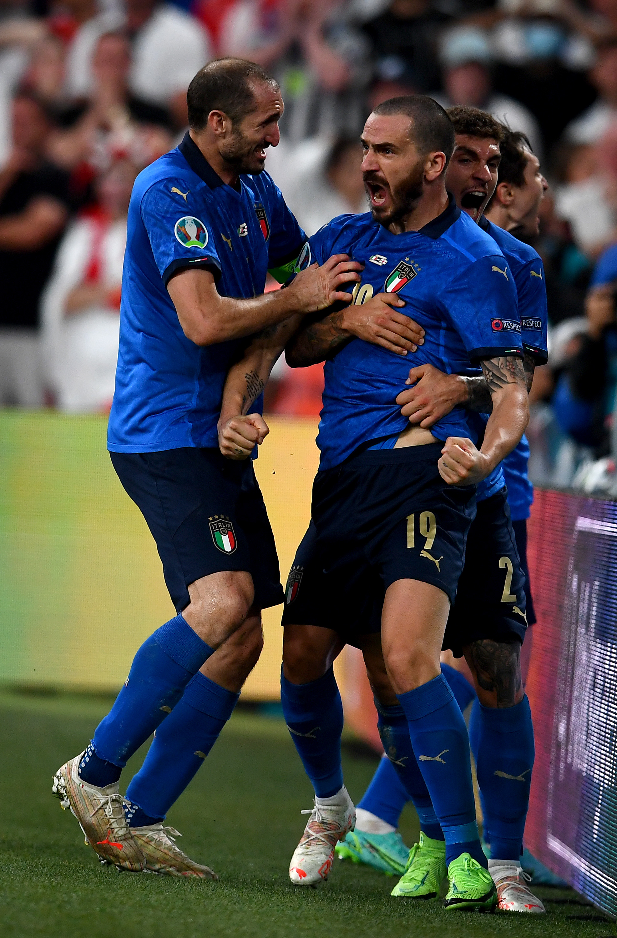 稳定防守+关键进球！“71岁后场组合”诠释坚韧意大利足球_凤凰网体育_凤凰网