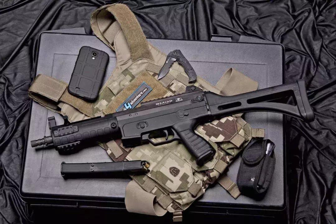 海军宣传片曝光！蛟龙突击队装备新型冲锋枪，配全息镜颜值爆表_凤凰网