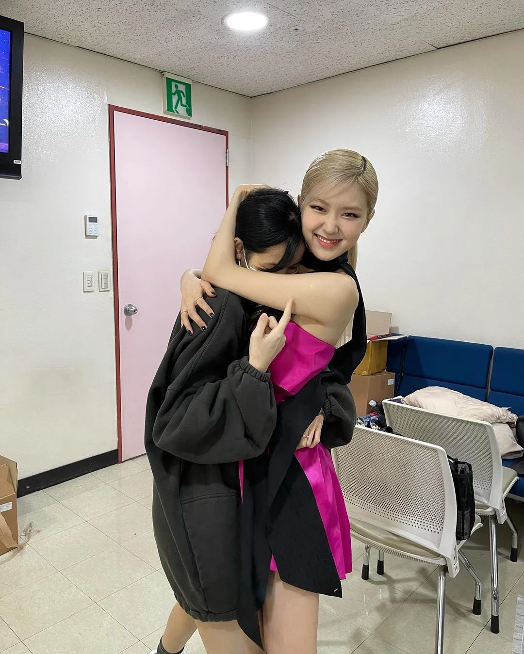 ROSE首张solo被质疑抄袭？魅惑舞台属实难顶：勇子长大了！__凤凰网