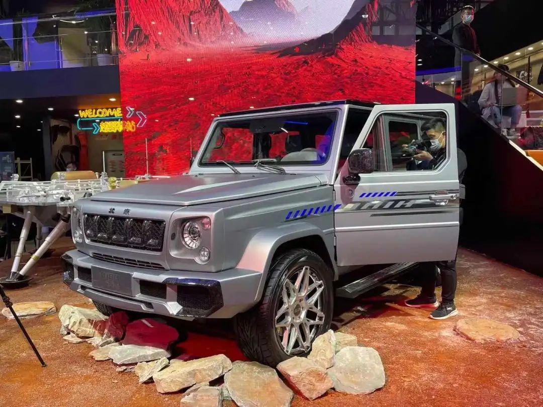 北京越野新推“定制版”双子星！BJ80/BJ40车展首秀_凤凰网汽车_凤凰网
