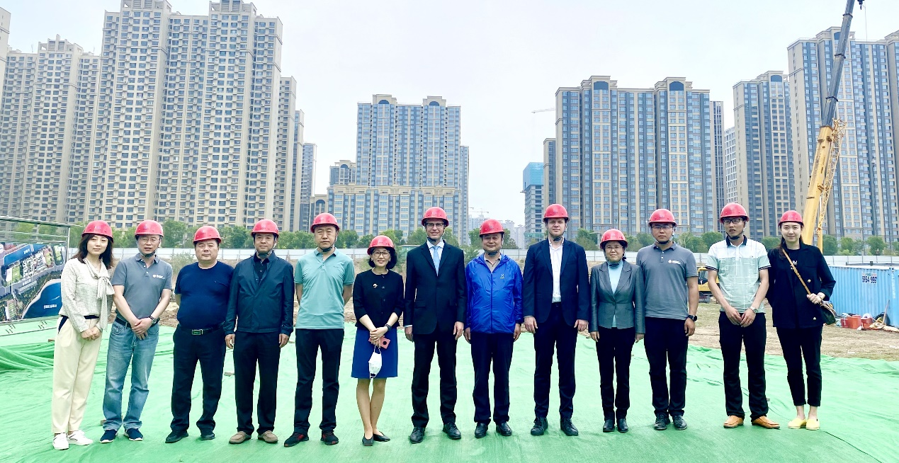 德国驻华大使馆公使一行赴拜仁太原足校考察调研_凤凰网