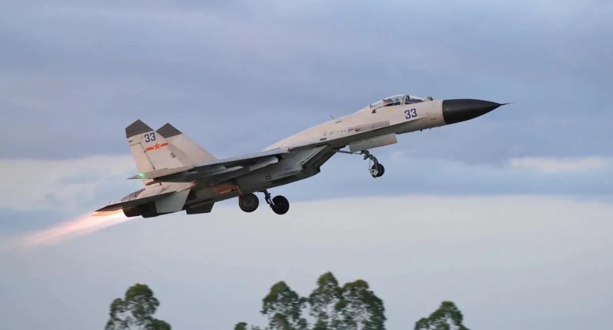 传奇“侧卫”，中国20年前购买的战机，解放军为何至今爱不释手？_凤凰网