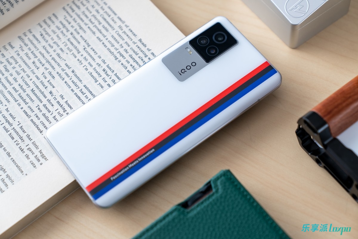 骁龙888还是火龙888？三星S21 小米11 iQOO7 横评__凤凰网