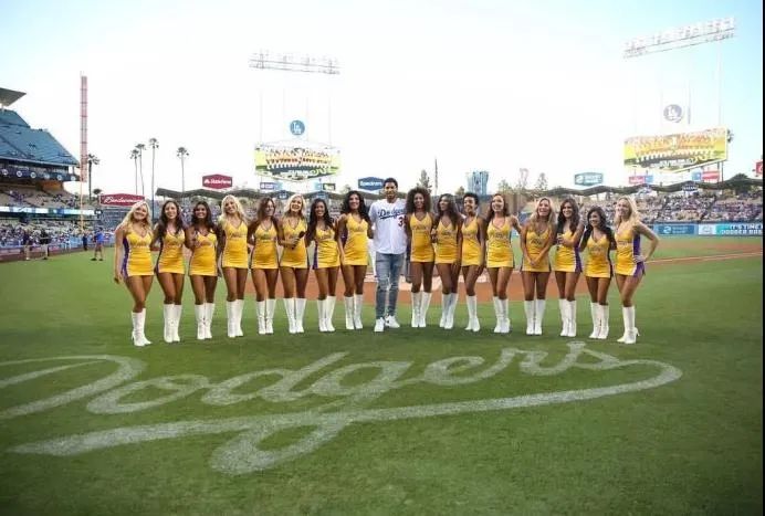 15亿刀！道奇老板成湖人二股东，华尔街之狼改写NBA投资打法_凤凰网体育_凤凰网