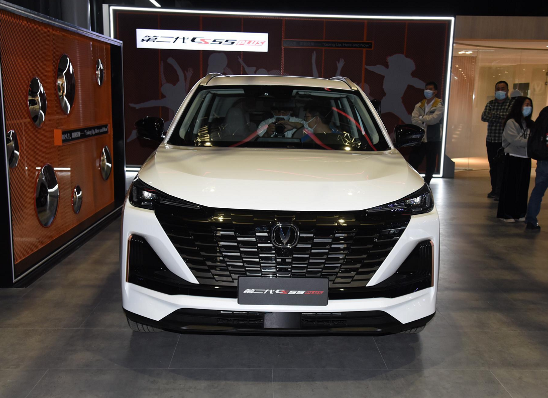 哈弗H6新增“劲敌”！全新一代CS55 PLUS换代成功，预售10.69万起_凤凰网汽车_凤凰网