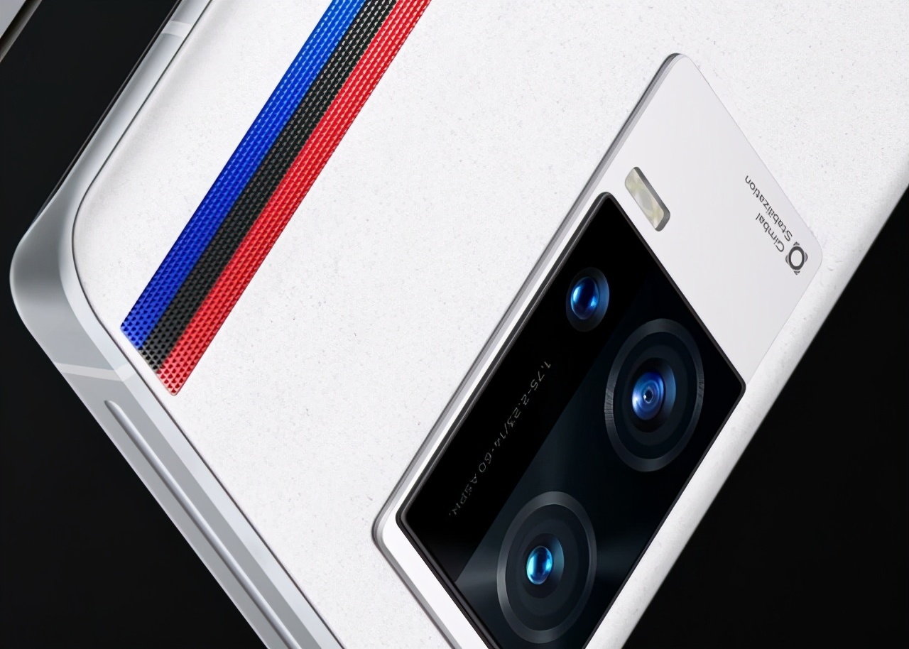 今晚正式发布的iQOO 8系列，究竟靠什么对标顶级旗舰？__凤凰网