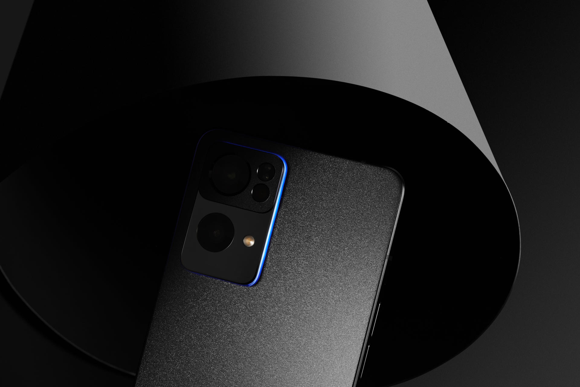 12月3日正式首销！Reno7系列全面升级引发外网好评潮_凤凰网