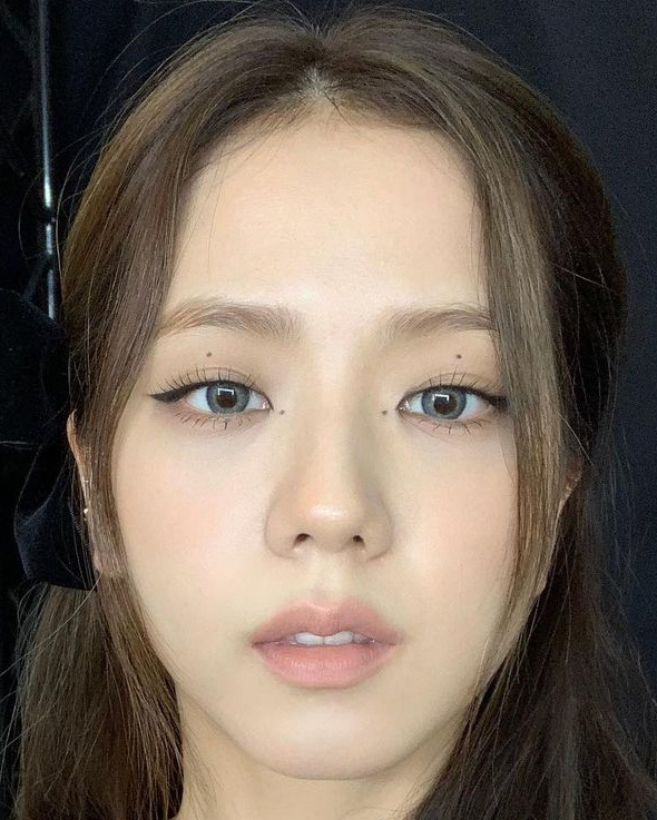 Jisoo的脸越来越值钱了！从BP糊咖到Dior千金，136亿都押这里了？_凤凰网